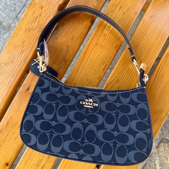 Coach | Bags | Coach Outlet Womens Teri Shoulder Bag In Signature ...